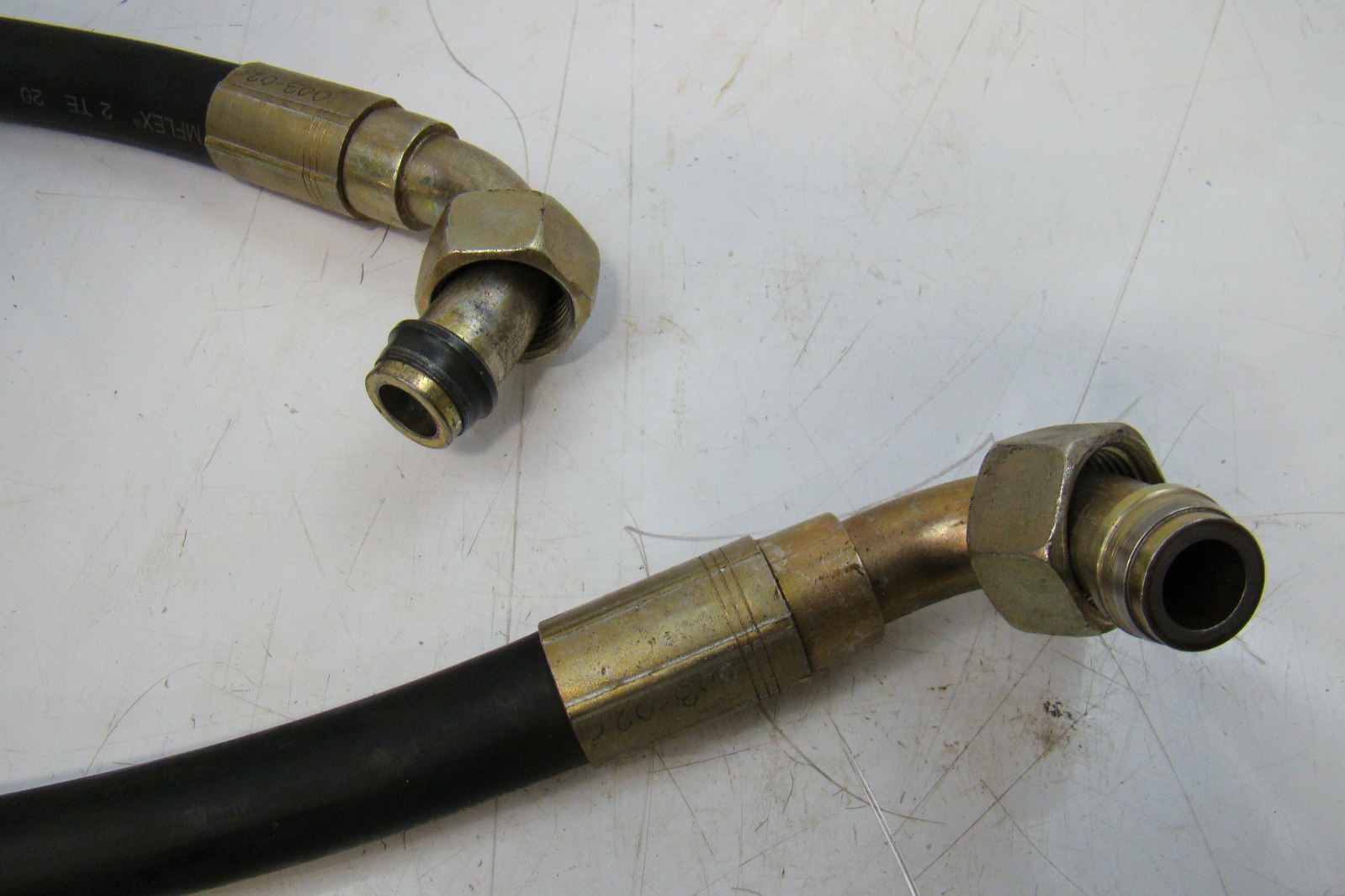 Conti Asymflex Hydraulic Hose 1Q99 NBR/CR 90 Degree Connections ...