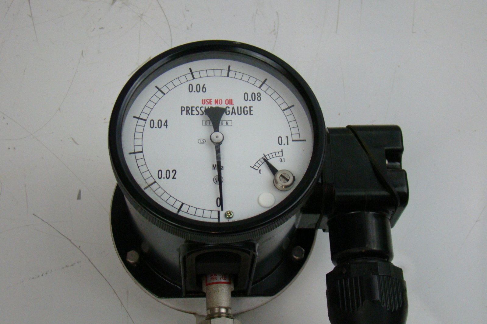 0-0.1 MPa Pressure Gauge Manometer Pole Mounted Assembly | Joseph ...