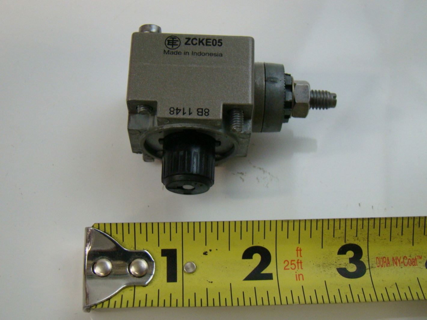Telemecanique 240V Limit Switch Full Assembly ZCK-J1 ZCKE05 ZCK-Y41 ...