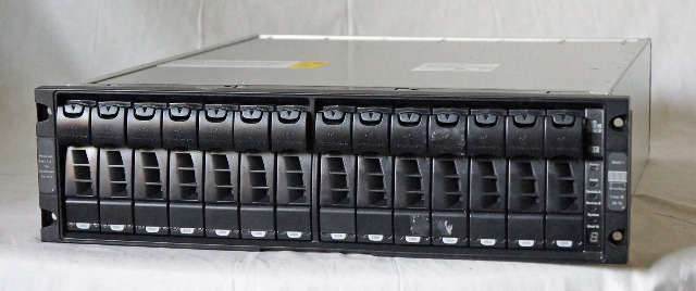 NETAPP STORAGE SHELF DS14MK2 14-BAY DISK ARRAY W/ 14 * MAXTOR 7L250SO ...