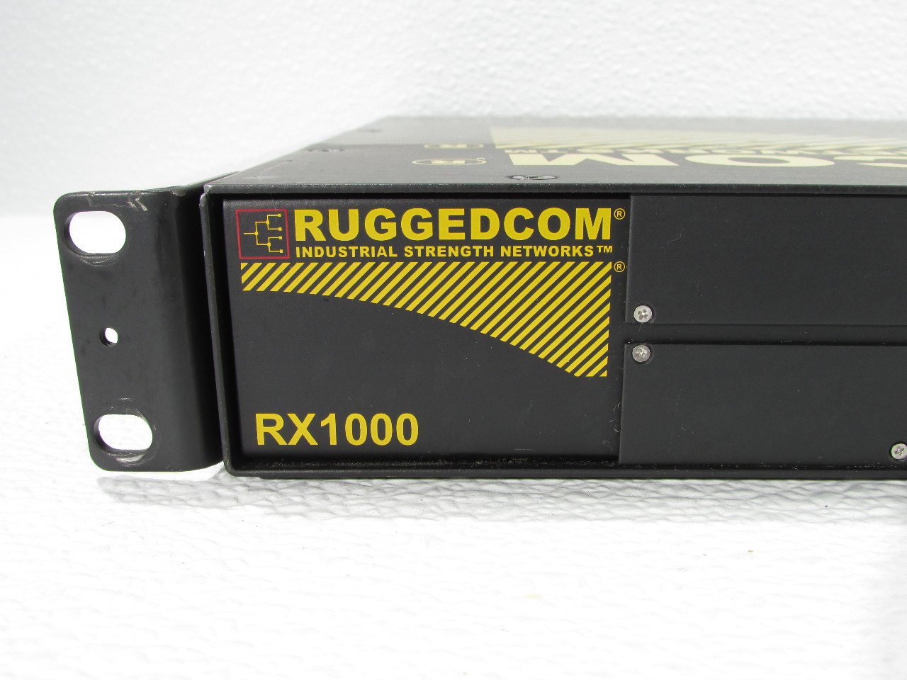 * RUGGEDCOM RX1000-F-RM-48-48-XX-XX-TX01-TX01-DS3-TC4-XX INDUSTRIAL ...