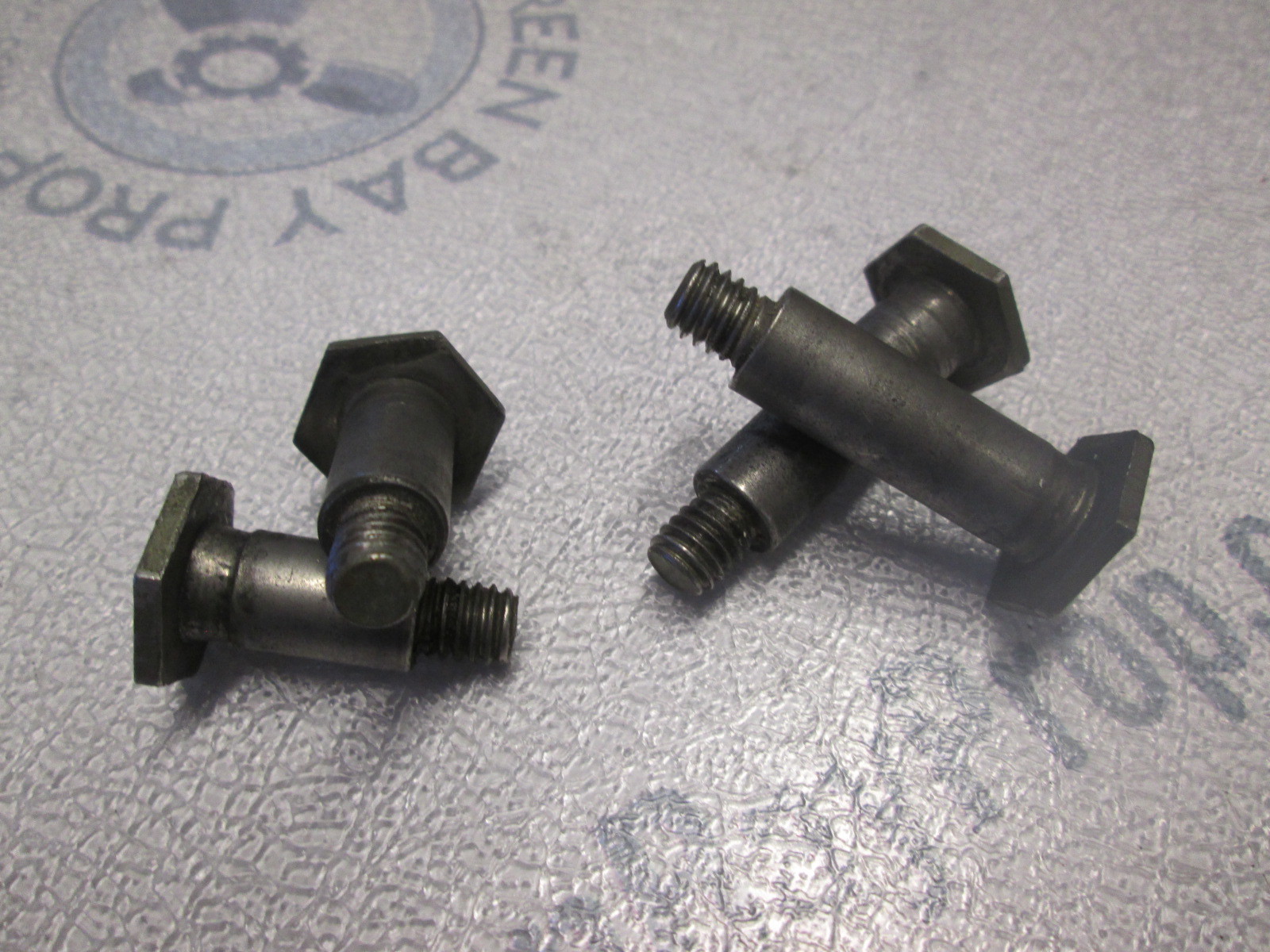 0313849 0313848 Screw Stop Link to Swivel Bracket Evinrude Johnson ...