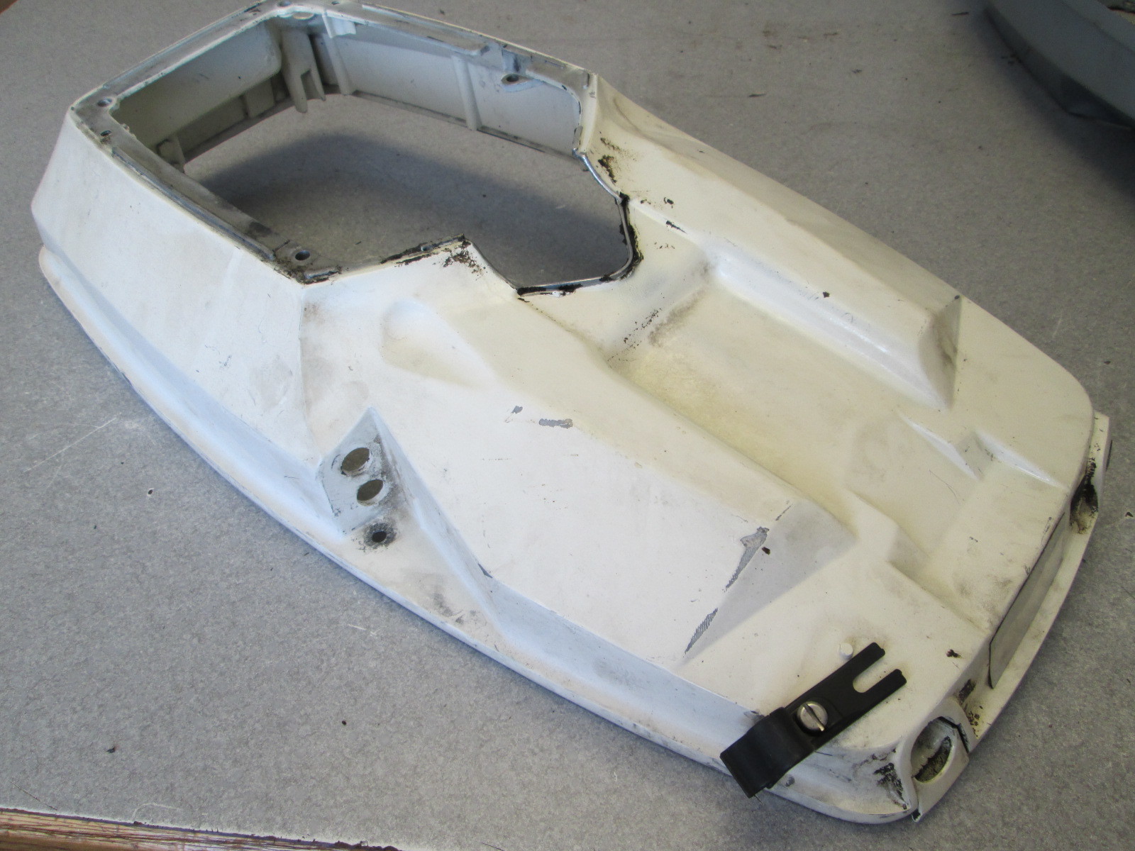 332171 Evinrude Johnson 2 Cyl 35-60 Hp Bottom Engine Pan Cowl Cowling ...