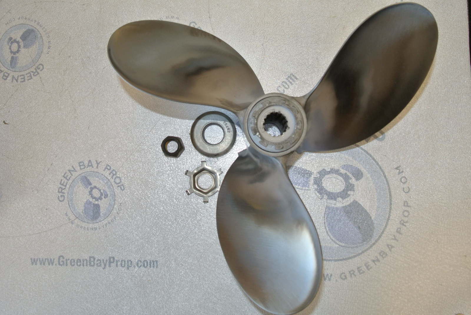 14.25 x 28 Pitch Stainless Chopper Prop Over Hub Exhaust Mercruiser V6 ...