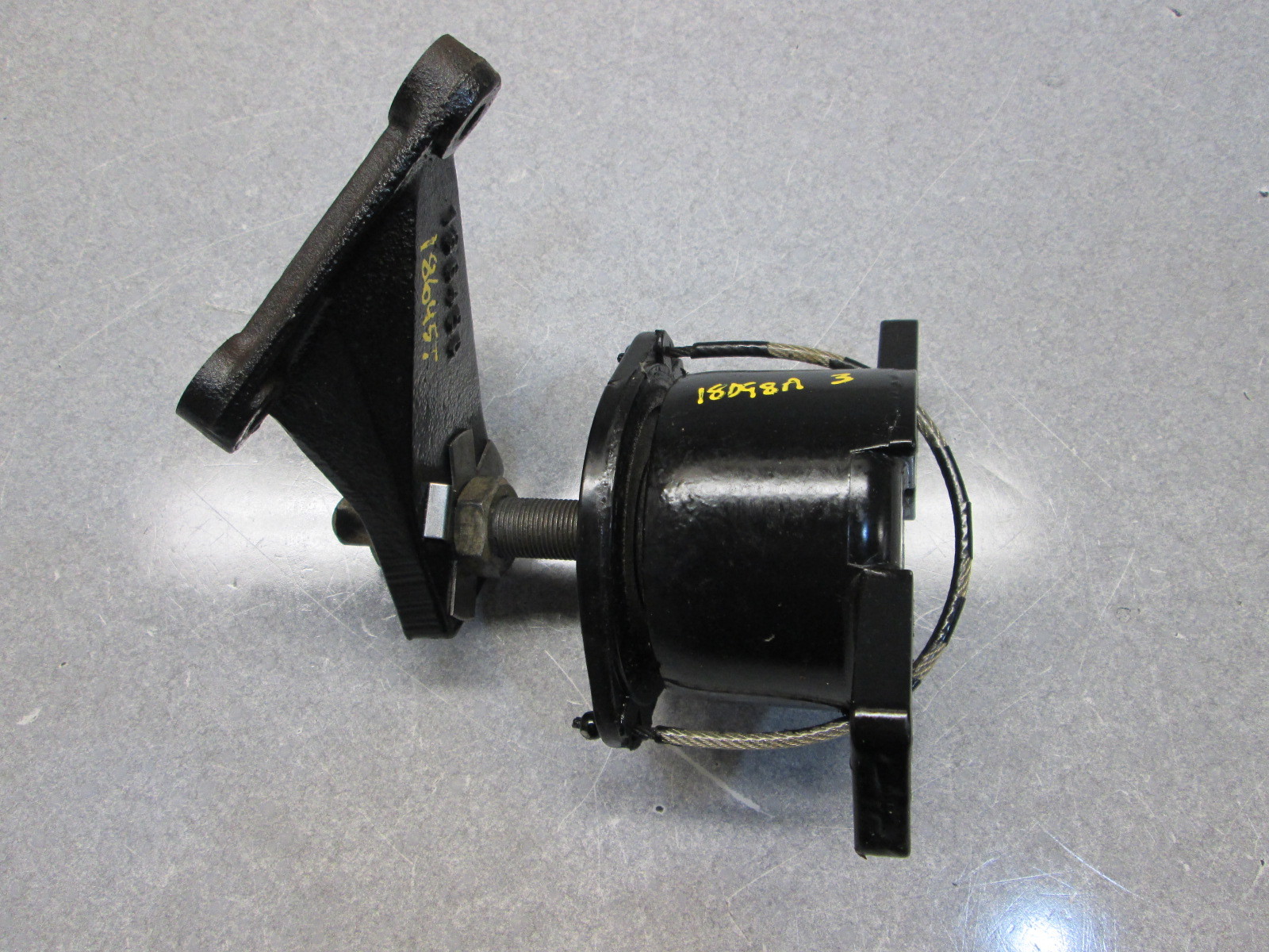 18645T 18098A3 Mercruiser V6 4.3 Front Engine Motor Fluid Mount ...