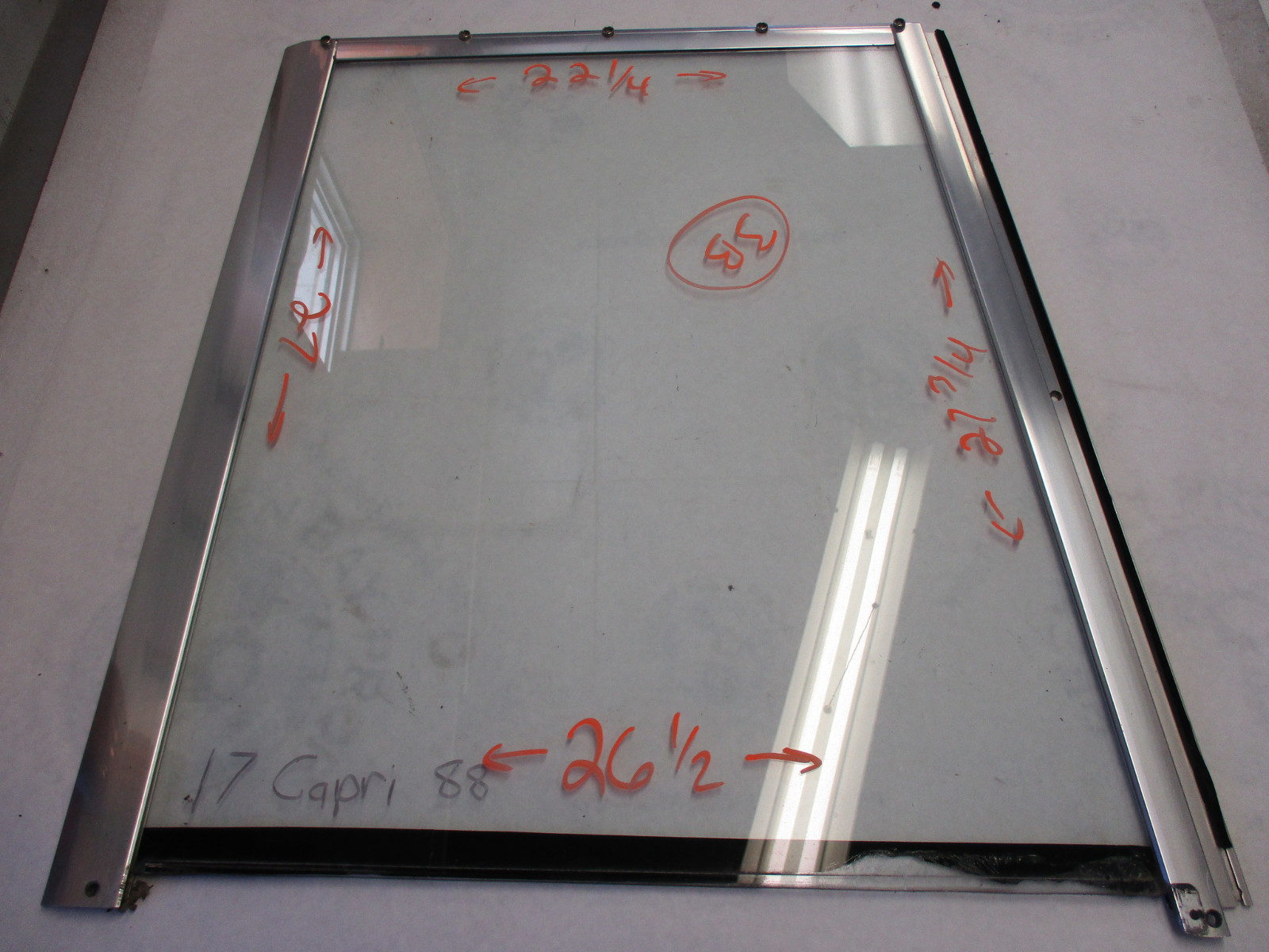 Bayliner Front Right Windshield Window for 1991 Capri 18 Ft | Green Bay ...