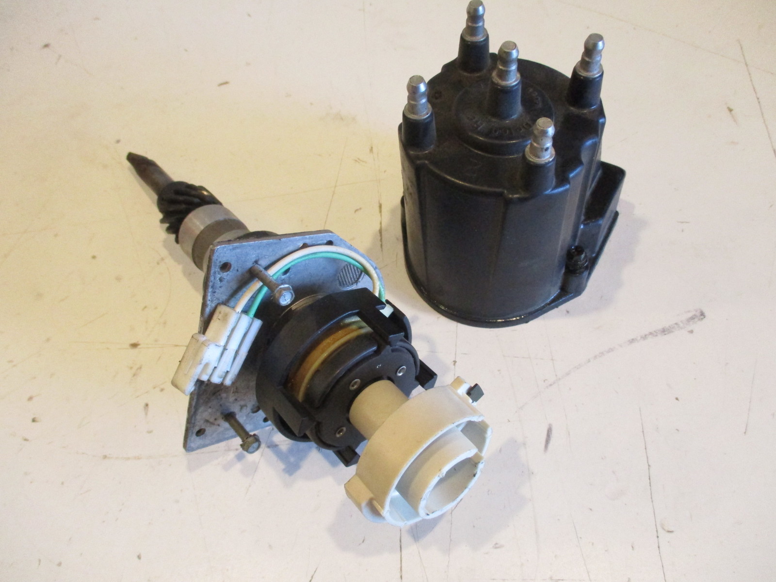817377 Mercruiser 140 HP 3.0 Liter 4 Cyl EST Distributor Missing Module ...
