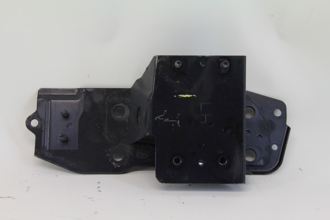 Infiniti FX35 03-08 FX45 Front Right Bumper Reinforcement Bracket Mount ...